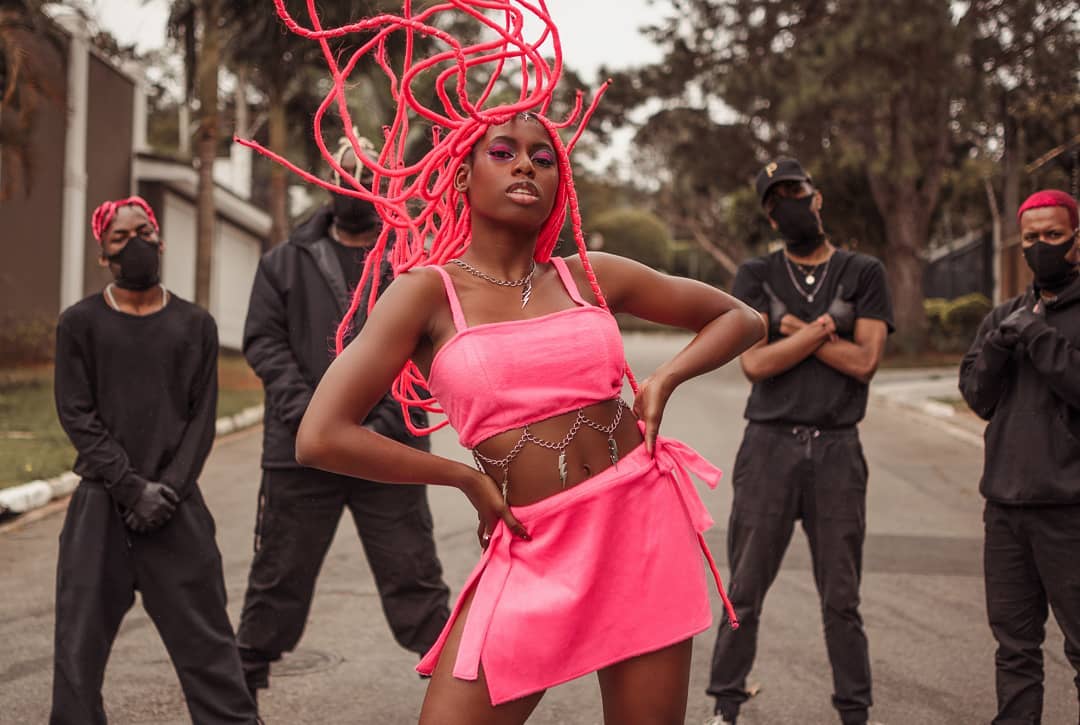 La Brasileña MC SOFFIA y su tema “Empoderada” - | Radio Online latina